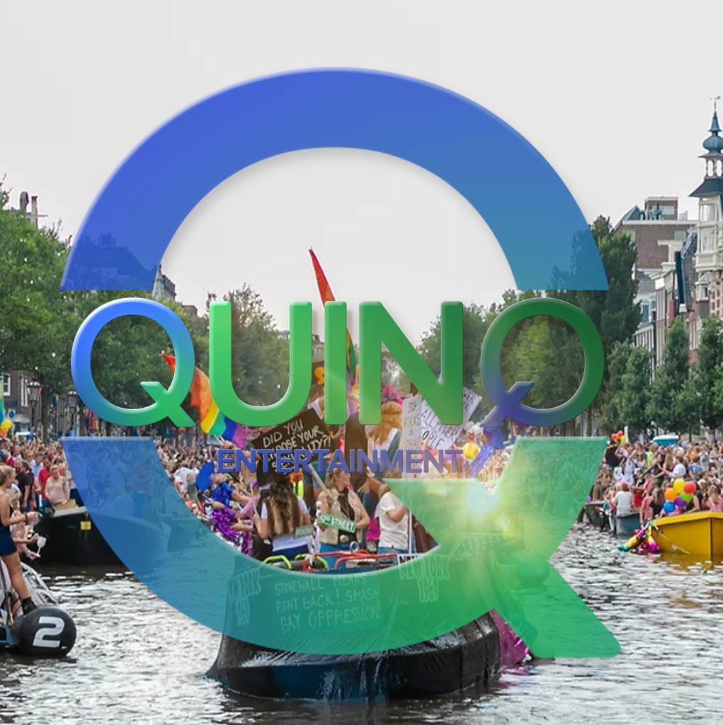 Party the Canal Parade on Your Own Boat | QuinQ
